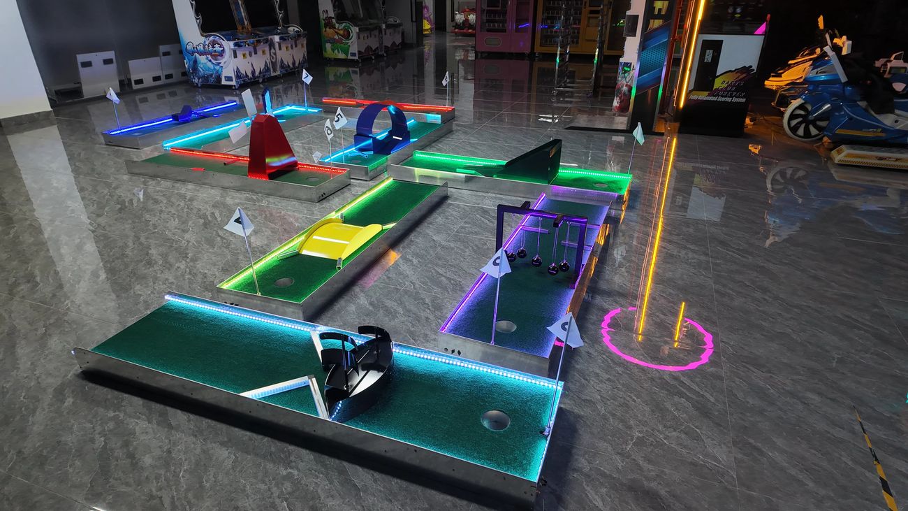 Crazy Golf Hire – Mini Golf Fun For Events | Fun Pro UK
